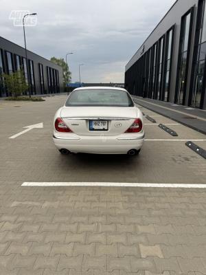 Jaguar XJ 2006 Viļņa, ar dzinēja tilpumu 4.20 L un nobraukumu 256 tūkst. km par 4700 €, foto 7 vietnē AUTOMOTO.COM.LV
