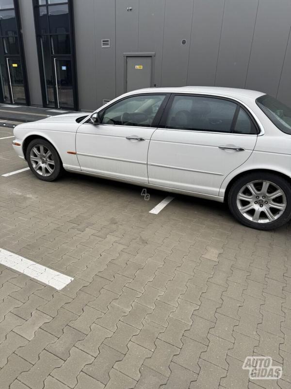 Jaguar XJ 2006 Viļņa, ar dzinēja tilpumu 4.20 L un nobraukumu 256 tūkst. km par 4700 €, foto 8 vietnē AUTOMOTO.COM.LV