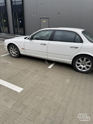 Jaguar XJ 2006 Viļņa, ar dzinēja tilpumu 4.20 L un nobraukumu 256 tūkst. km par 4700 €, foto 9 vietnē AUTOMOTO.COM.LV