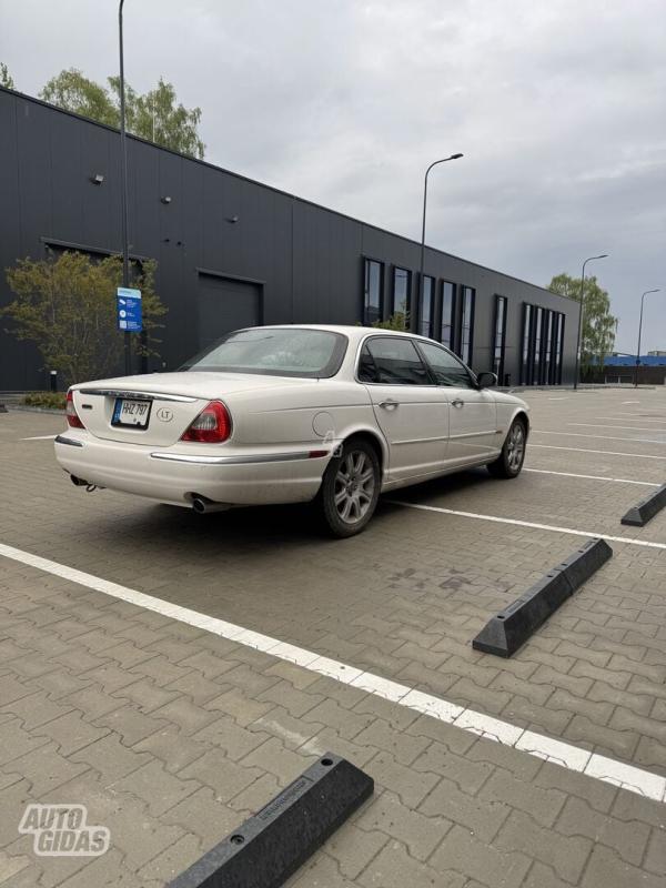 Jaguar XJ 2006 Viļņa, ar dzinēja tilpumu 4.20 L un nobraukumu 256 tūkst. km par 4700 €, foto 4 vietnē AUTOMOTO.COM.LV