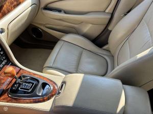 Jaguar XJ 2006 Viļņa, ar dzinēja tilpumu 2.72 L un nobraukumu 249 tūkst. km par 15600 €, foto 3 vietnē AUTOMOTO.COM.LV