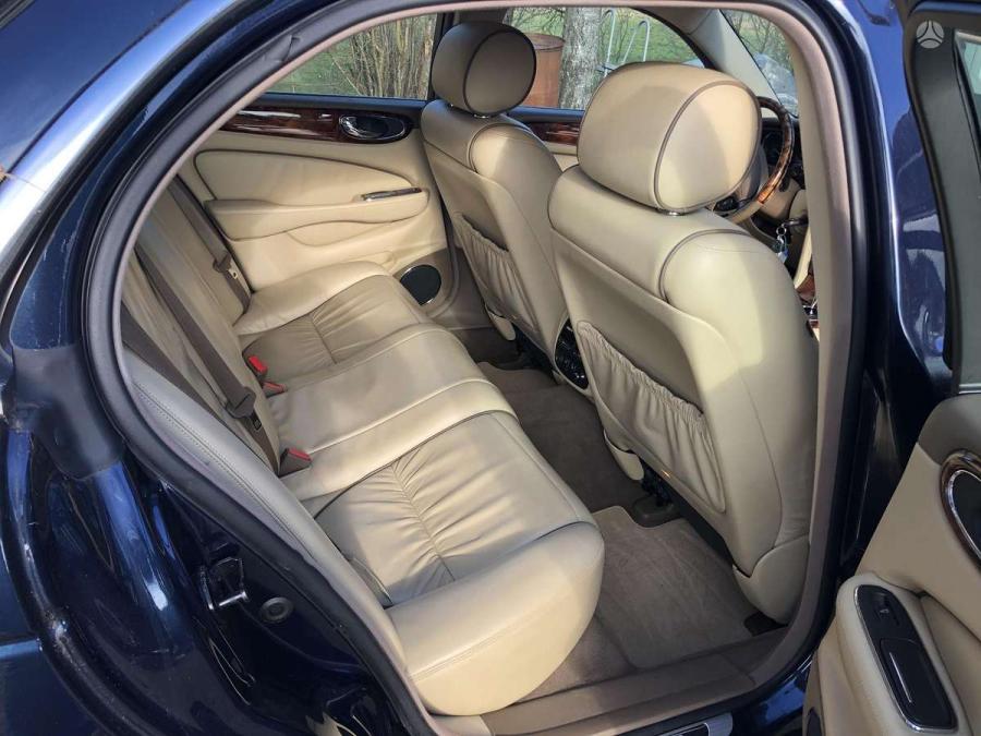 Jaguar XJ 2006 Viļņa, ar dzinēja tilpumu 2.72 L un nobraukumu 249 tūkst. km par 15600 €, foto 10 vietnē AUTOMOTO.COM.LV