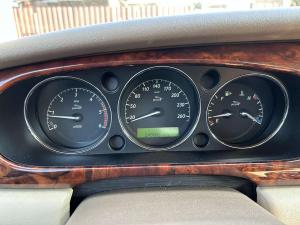 Jaguar XJ 2006 Viļņa, ar dzinēja tilpumu 2.72 L un nobraukumu 249 tūkst. km par 15600 €, foto 12 vietnē AUTOMOTO.COM.LV
