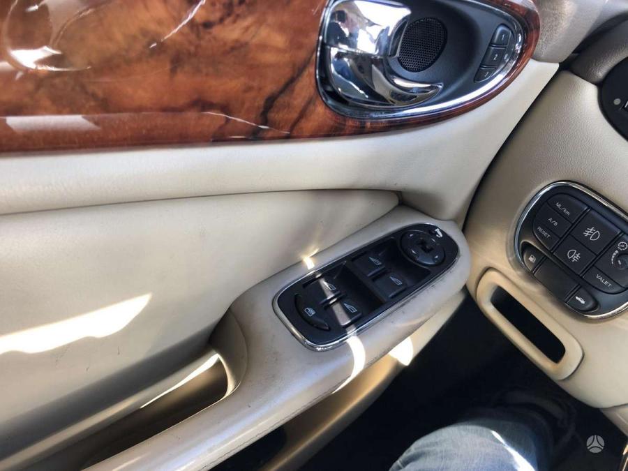 Jaguar XJ 2006 Viļņa, ar dzinēja tilpumu 2.72 L un nobraukumu 249 tūkst. km par 15600 €, foto 14 vietnē AUTOMOTO.COM.LV