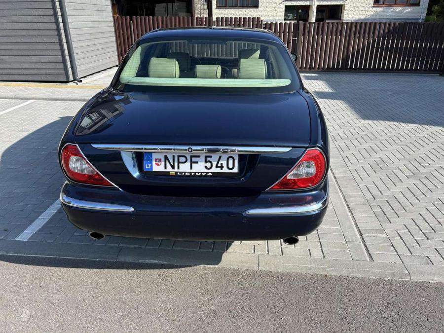 Jaguar XJ 2006 Viļņa, ar dzinēja tilpumu 2.72 L un nobraukumu 249 tūkst. km par 15600 €, foto 17 vietnē AUTOMOTO.COM.LV