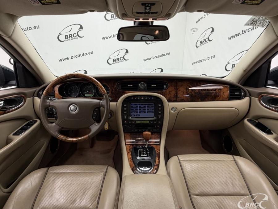 Jaguar XJ 2008 in Vilnius, with an engine capacity of 4.20 L and mileage of 163 thousand km for 7700 €, photo 4 on AUTOMOTO.COM.LV