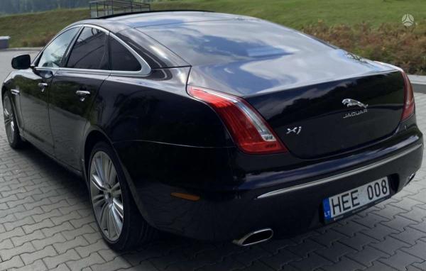 Jaguar XJ 2011 in Vilnius, with an engine capacity of 3.00 L and mileage of 211 thousand km for 9999 €, photo 2 on AUTOMOTO.COM.LV