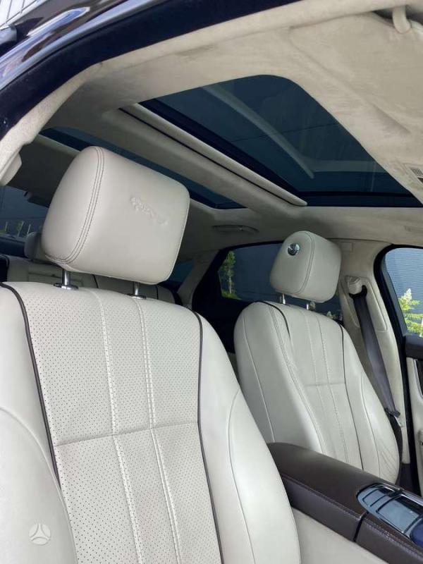 Jaguar XJ 2011 in Vilnius, with an engine capacity of 3.00 L and mileage of 211 thousand km for 9999 €, photo 9 on AUTOMOTO.COM.LV