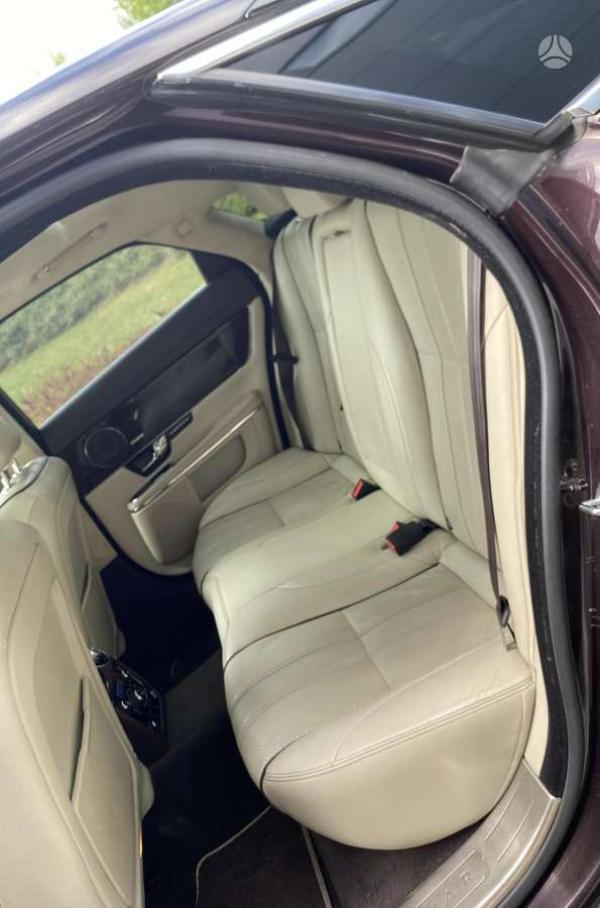 Jaguar XJ 2011 in Vilnius, with an engine capacity of 3.00 L and mileage of 211 thousand km for 9999 €, photo 10 on AUTOMOTO.COM.LV