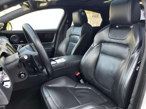 Balts Jaguar XJ 2015 Klaipėda, ar dzinēja tilpumu 3.00 L un nobraukumu 50 tūkst. km par 23600 €, foto 11 vietnē AUTOMOTO.COM.LV