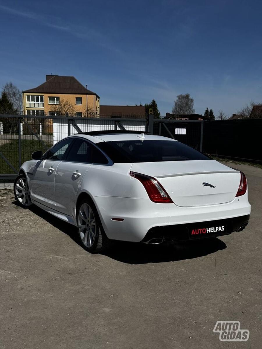 White Jaguar XJ 2015 in Klaipeda, with an engine capacity of 3.00 L and mileage of 120 thousand km for 14750 €, photo 7 on AUTOMOTO.COM.LV
