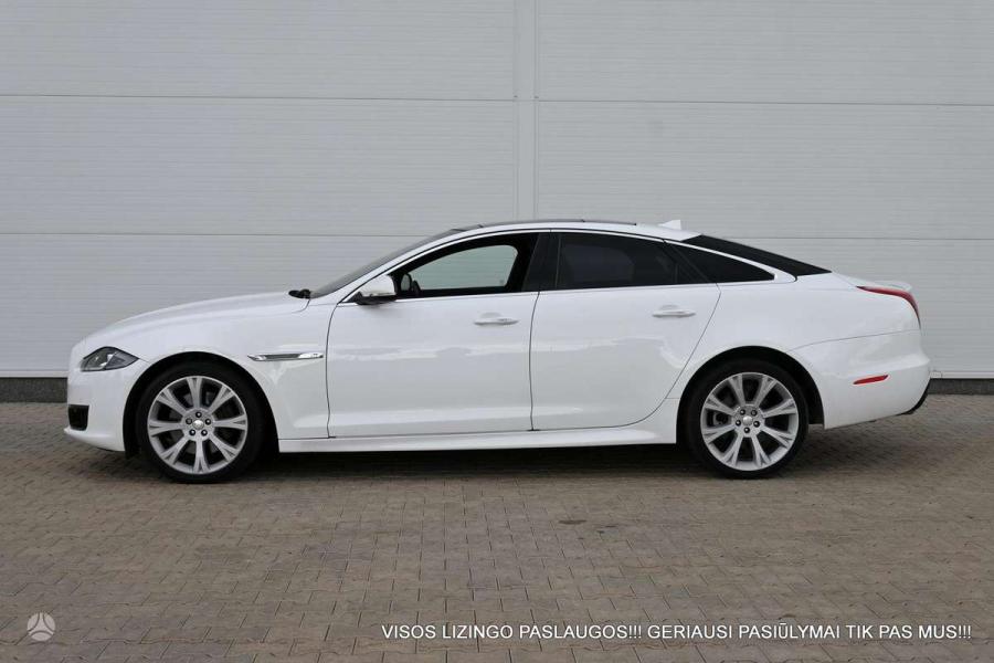 White Jaguar XJ 2015 in Kretinga, with an engine capacity of 3.00 L and mileage of 120 thousand km for 12699 €, photo 15 on AUTOMOTO.COM.LV