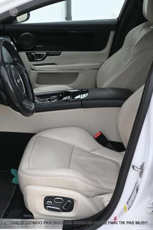 White Jaguar XJ 2015 in Kretinga, with an engine capacity of 3.00 L and mileage of 120 thousand km for 12699 €, photo 20 on AUTOMOTO.COM.LV