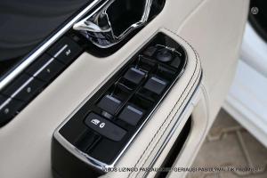 White Jaguar XJ 2015 in Kretinga, with an engine capacity of 3.00 L and mileage of 120 thousand km for 12699 €, photo 22 on AUTOMOTO.COM.LV