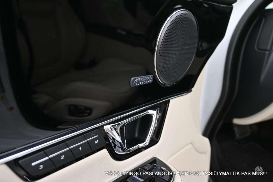 White Jaguar XJ 2015 in Kretinga, with an engine capacity of 3.00 L and mileage of 120 thousand km for 12699 €, photo 25 on AUTOMOTO.COM.LV