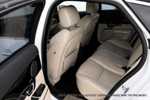 White Jaguar XJ 2015 in Kretinga, with an engine capacity of 3.00 L and mileage of 120 thousand km for 12699 €, photo 26 on AUTOMOTO.COM.LV