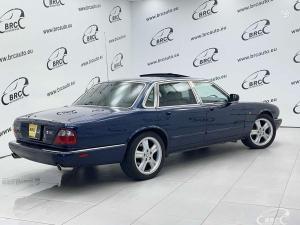 Blue Jaguar XJR 1998 in Vilnius, with an engine capacity of 4.00 L and mileage of 191 thousand km for 7500 €, photo 4 on AUTOMOTO.COM.LV