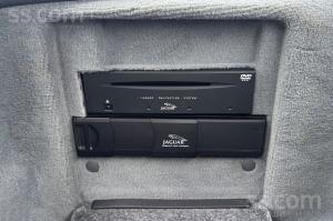 Grey Jaguar XJR 2004 in Riga, with an engine capacity of 4.20 L and mileage of 235 thousand km for 15900 €, photo 16 on AUTOMOTO.COM.LV