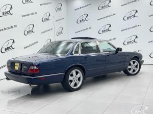 Jaguar XJR 1998 Viļņa, ar dzinēja tilpumu 4.00 L un nobraukumu 191 tūkst. km par 7900 €, foto 3 vietnē AUTOMOTO.COM.LV