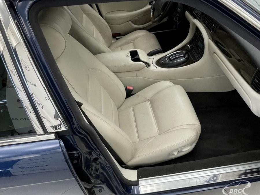 Jaguar XJR 1998 Viļņa, ar dzinēja tilpumu 4.00 L un nobraukumu 191 tūkst. km par 7900 €, foto 6 vietnē AUTOMOTO.COM.LV