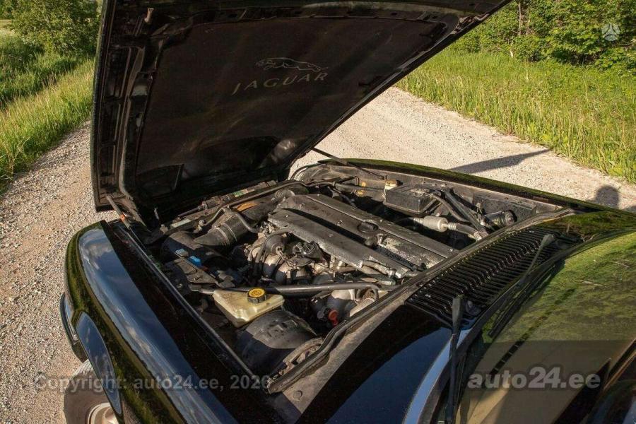 Черный Ягуар ХЖС 1995 в Таллин, объемом двигателя 3.98 л и пробегом 123 тыс. км за 17200 €, фото 3 на AUTOMOTO.COM.LV
