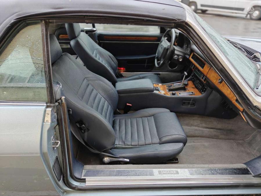 Blue Jaguar XJS 1991 in Vilnius, with an engine capacity of 5.34 L and mileage of 153 thousand km for 6200 €, photo 7 on AUTOMOTO.COM.LV