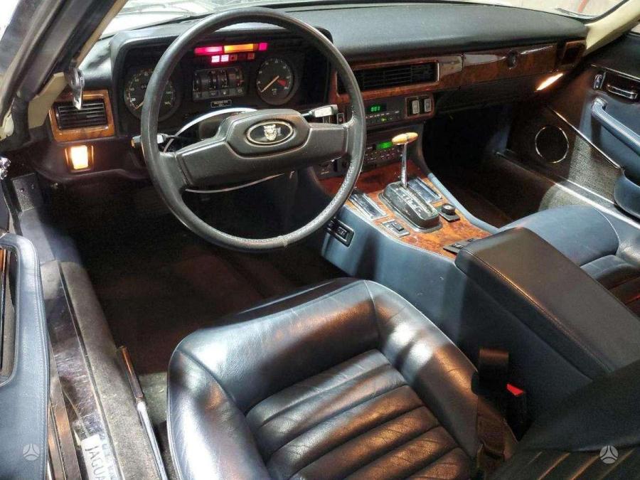 Balts Jaguar XJS 1988 Viļņa, ar dzinēja tilpumu 0.00 L un nobraukumu 45 tūkst. km par 12500 €, foto 21 vietnē AUTOMOTO.COM.LV
