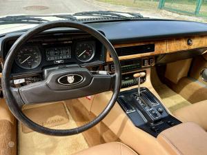 Белый Ягуар ХЖС 1986 в Кельме, объемом двигателя 5.44 л и пробегом 82 тыс. км за 9900 €, фото 13 на AUTOMOTO.COM.LV