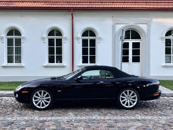 Black Jaguar XK 8 2006 in Kaunas, with an engine capacity of 4.20 L and mileage of 112 thousand km for 15500 €, photo 1 on AUTOMOTO.COM.LV