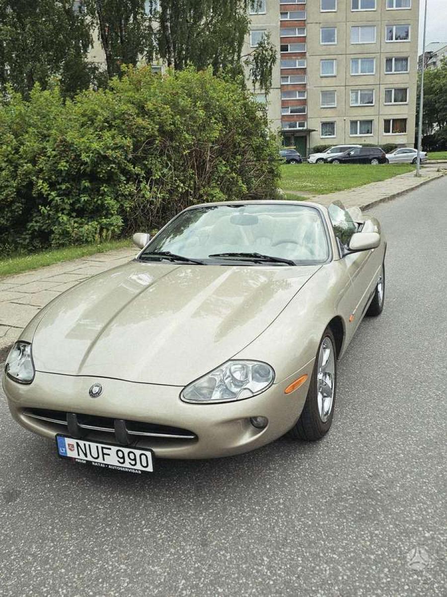 Коричневый Ягуар XK 8 1999 в Вильнюс, объемом двигателя 4.00 л и пробегом 89 тыс. км за 13600 €, фото 3 на AUTOMOTO.COM.LV