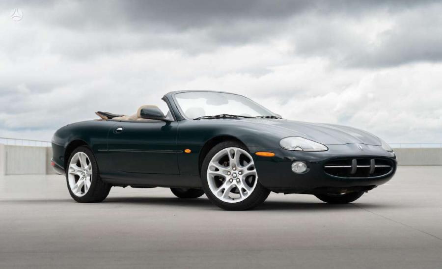 Green Jaguar XK 8 2003 in Vilnius, with an engine capacity of 4.20 L and mileage of 105 thousand km for 12500 €, photo 1 on AUTOMOTO.COM.LV