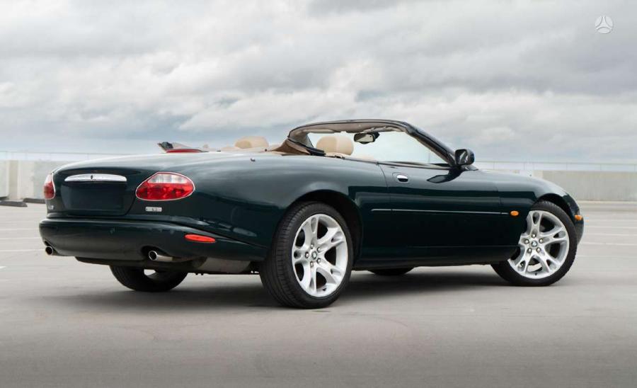 Green Jaguar XK 8 2003 in Vilnius, with an engine capacity of 4.20 L and mileage of 105 thousand km for 12500 €, photo 8 on AUTOMOTO.COM.LV