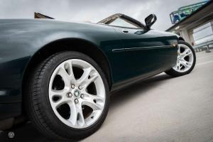 Green Jaguar XK 8 2003 in Vilnius, with an engine capacity of 4.20 L and mileage of 105 thousand km for 12500 €, photo 9 on AUTOMOTO.COM.LV