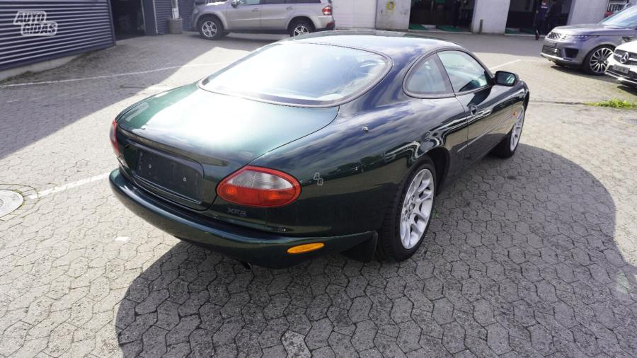 Zaļš Jaguar XK 8 1997 Viļņa, ar dzinēja tilpumu 4.00 L un nobraukumu 200 tūkst. km par 7400 €, foto 2 vietnē AUTOMOTO.COM.LV