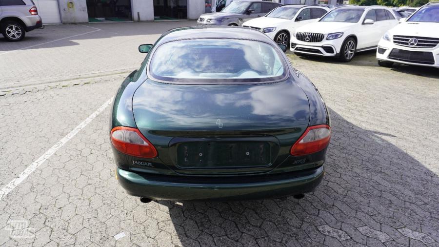 Zaļš Jaguar XK 8 1997 Viļņa, ar dzinēja tilpumu 4.00 L un nobraukumu 200 tūkst. km par 7400 €, foto 3 vietnē AUTOMOTO.COM.LV