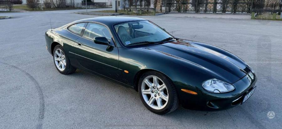 Zaļš Jaguar XK 8 1998 Rīga, ar dzinēja tilpumu 4.00 L un nobraukumu 295 tūkst. km par 10350 €, foto 2 vietnē AUTOMOTO.COM.LV