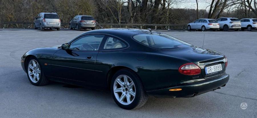 Zaļš Jaguar XK 8 1998 Rīga, ar dzinēja tilpumu 4.00 L un nobraukumu 295 tūkst. km par 10350 €, foto 4 vietnē AUTOMOTO.COM.LV