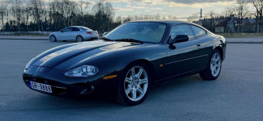 Zaļš Jaguar XK 8 1998 Rīga, ar dzinēja tilpumu 4.00 L un nobraukumu 295 tūkst. km par 10350 €, foto 5 vietnē AUTOMOTO.COM.LV