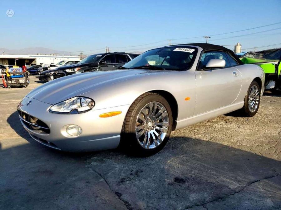 Pelēks Jaguar XK 8 2005 Kauņa, ar dzinēja tilpumu 4.20 L un nobraukumu 212 tūkst. km par 11200 €, foto 1 vietnē AUTOMOTO.COM.LV