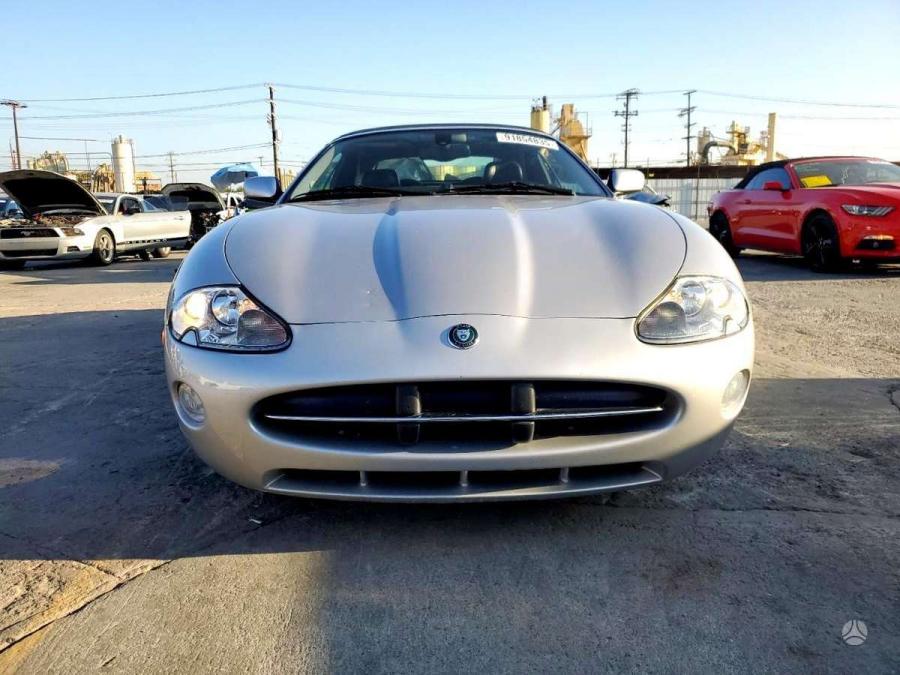 Pelēks Jaguar XK 8 2005 Kauņa, ar dzinēja tilpumu 4.20 L un nobraukumu 212 tūkst. km par 11200 €, foto 4 vietnē AUTOMOTO.COM.LV