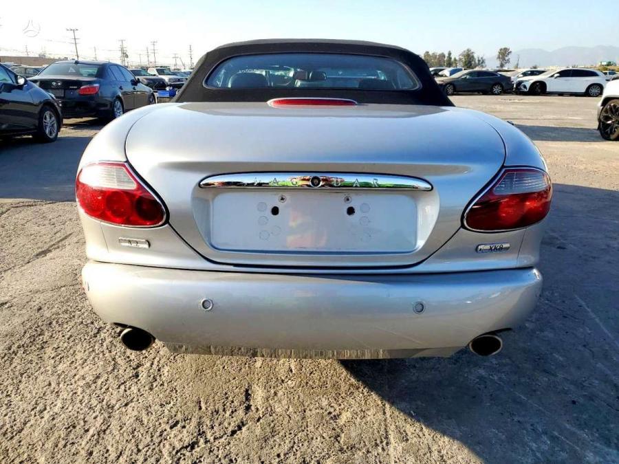 Pelēks Jaguar XK 8 2005 Kauņa, ar dzinēja tilpumu 4.20 L un nobraukumu 212 tūkst. km par 11200 €, foto 5 vietnē AUTOMOTO.COM.LV