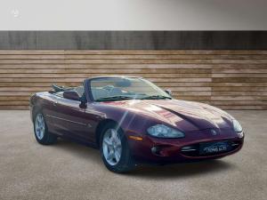 Красный Ягуар XK 8 1997 в Шяуляй, объемом двигателя 4.00 л и пробегом 108 тыс. км за 9500 €, фото 4 на AUTOMOTO.COM.LV