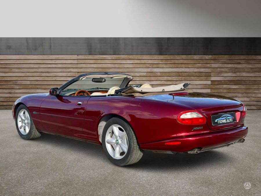 Красный Ягуар XK 8 1997 в Шяуляй, объемом двигателя 4.00 л и пробегом 108 тыс. км за 9500 €, фото 6 на AUTOMOTO.COM.LV
