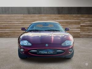 Красный Ягуар XK 8 1997 в Шяуляй, объемом двигателя 4.00 л и пробегом 108 тыс. км за 9500 €, фото 8 на AUTOMOTO.COM.LV