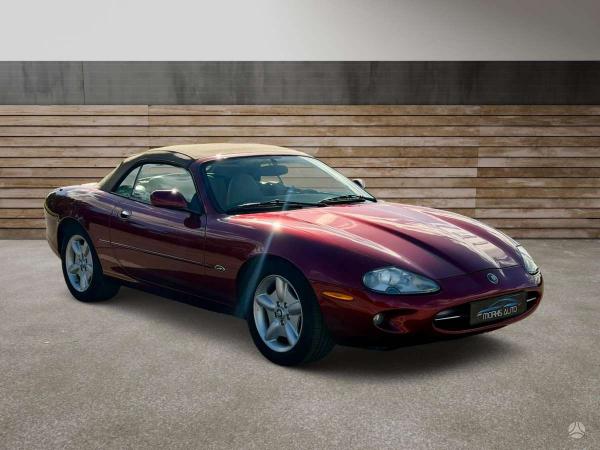 Красный Ягуар XK 8 1997 в Шяуляй, объемом двигателя 4.00 л и пробегом 108 тыс. км за 9500 €, фото 9 на AUTOMOTO.COM.LV
