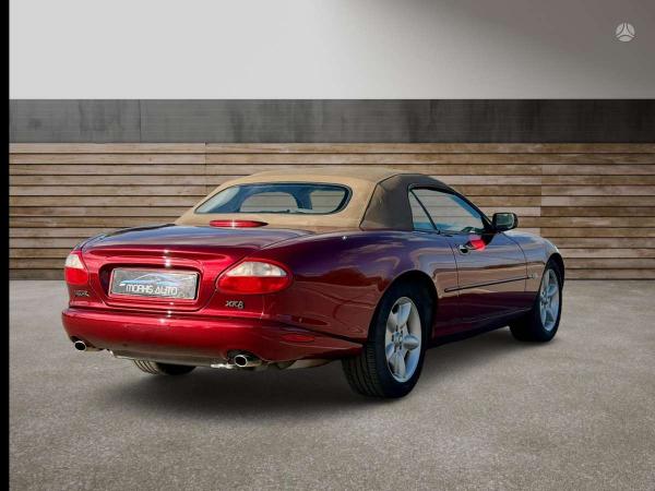 Красный Ягуар XK 8 1997 в Шяуляй, объемом двигателя 4.00 л и пробегом 108 тыс. км за 9500 €, фото 10 на AUTOMOTO.COM.LV
