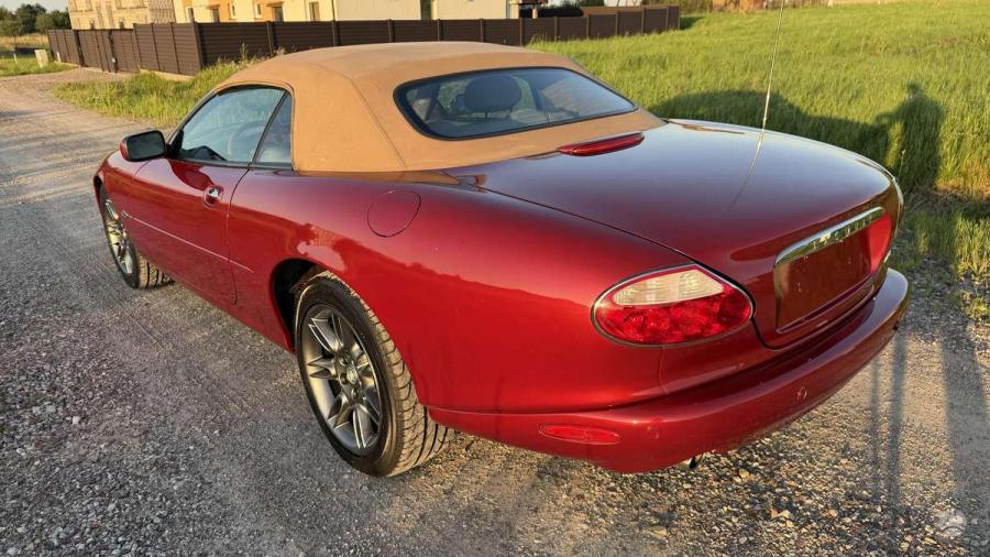 Красный Ягуар XK 8 2001 в Клайпеда, объемом двигателя 4.00 л и пробегом 146 тыс. км за 10700 €, фото 5 на AUTOMOTO.COM.LV