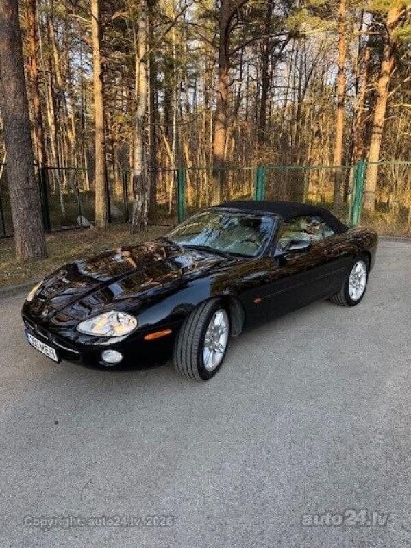 Melns Jaguar XK 2001 Tallina, ar dzinēja tilpumu 4.00 L un nobraukumu 115 tūkst. km par 14500 €, foto 1 vietnē AUTOMOTO.COM.LV