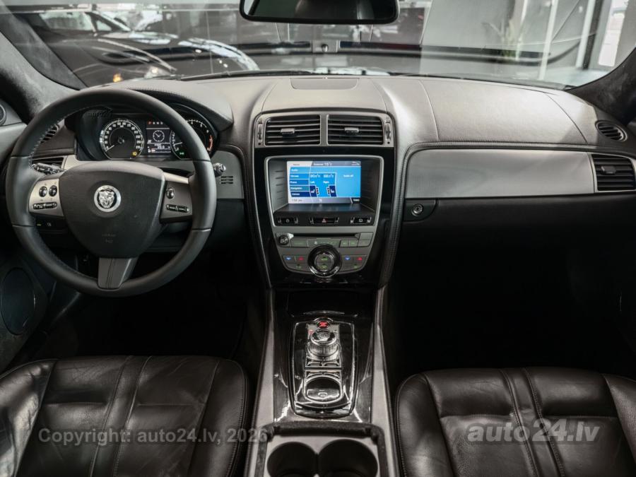 Melns Jaguar XK 2010 Tallina, ar dzinēja tilpumu 5.00 L un nobraukumu 207 tūkst. km par 33900 €, foto 7 vietnē AUTOMOTO.COM.LV