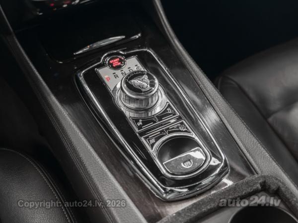 Melns Jaguar XK 2010 Tallina, ar dzinēja tilpumu 5.00 L un nobraukumu 207 tūkst. km par 33900 €, foto 8 vietnē AUTOMOTO.COM.LV